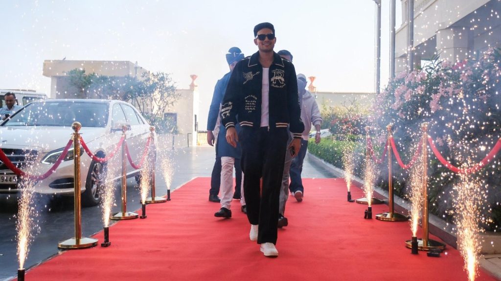 Captain Gill is here!